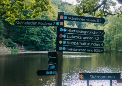 På vandretur i Söderåsen Nationalpark i Skåne, Sverige – Nordombord